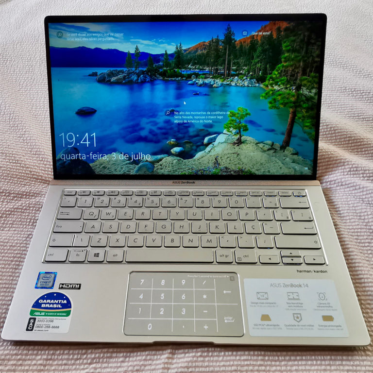 Macro: Asus ZenBook 14 (2019) - INTERFACES