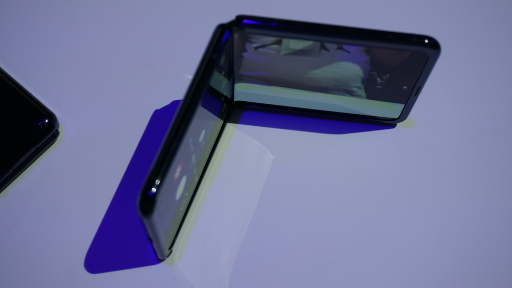 Galaxy Z Flip chega em março ao Brasil - INTERFACES