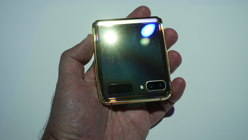 Galaxy Z Flip chega em março ao Brasil - INTERFACES