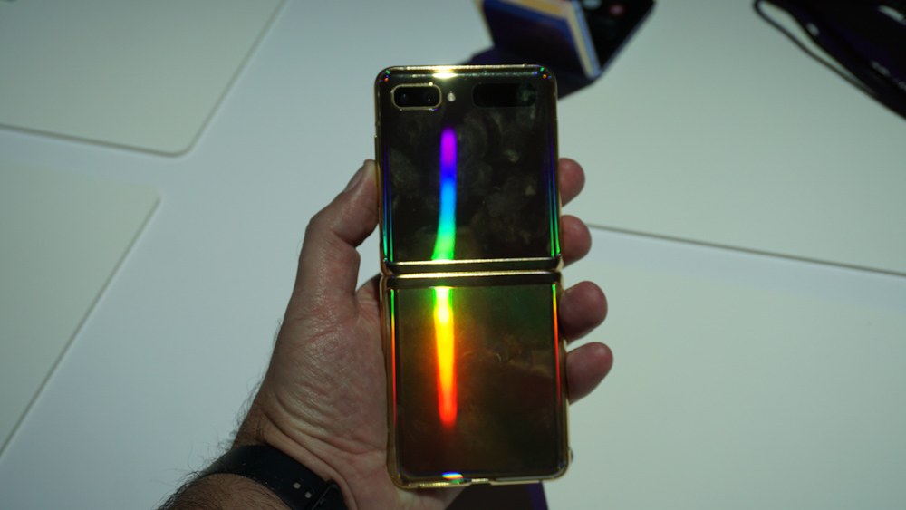 Galaxy Z Flip chega em março ao Brasil - INTERFACES