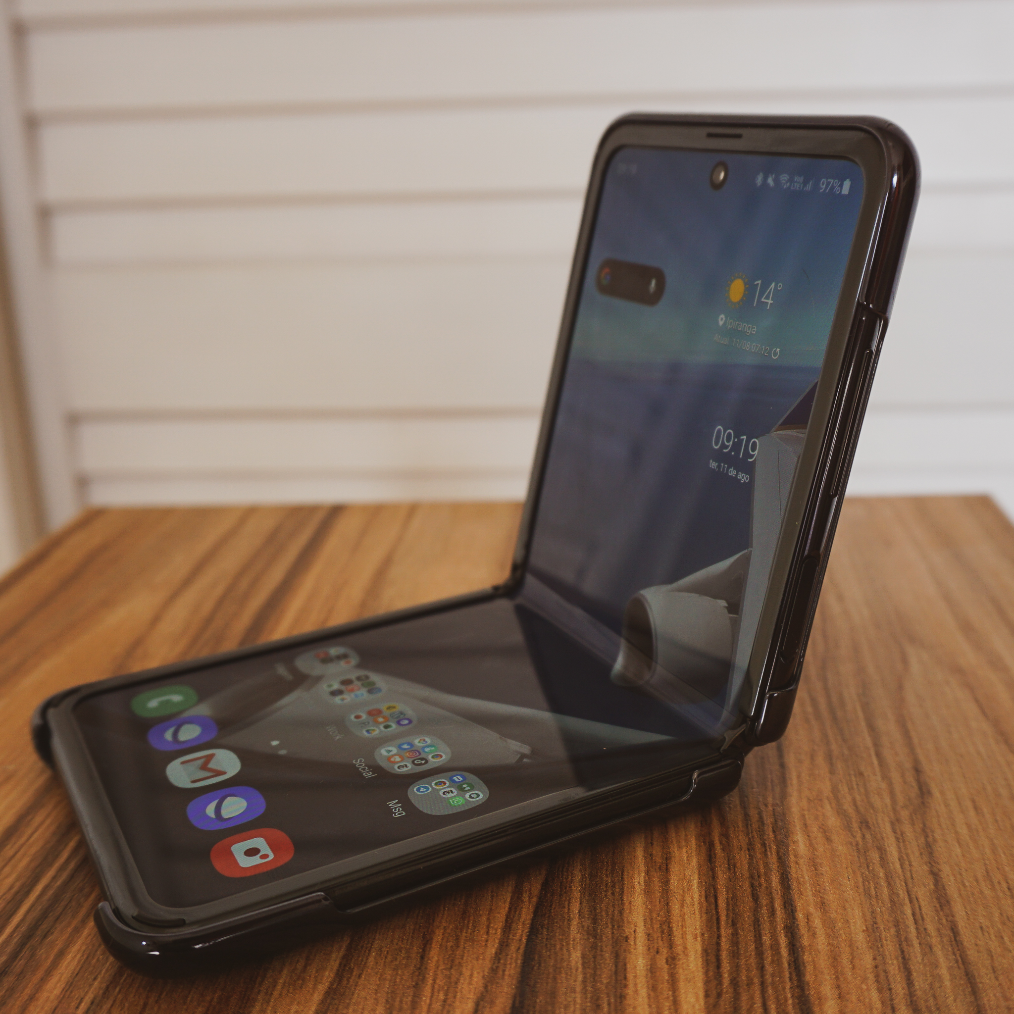 Review: Samsung Galaxy Z Flip - INTERFACES