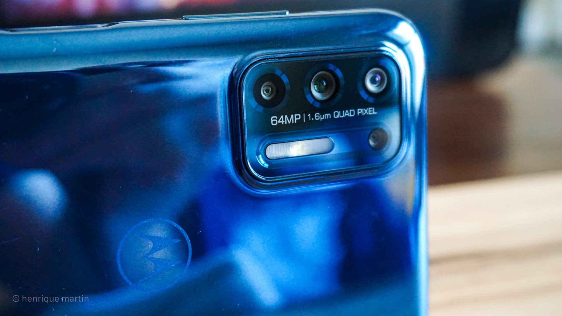 Moto G9: linha 2020 segue (de novo) a concorrência - INTERFACES